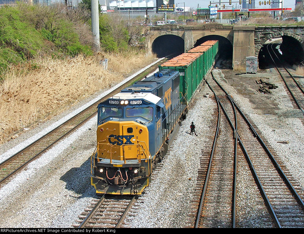 CSX 8759 Q703